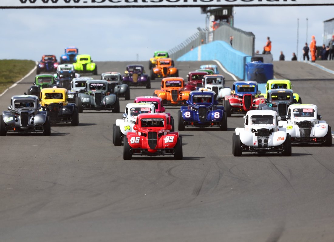 Scottish Championship Car Racing at Knockhill